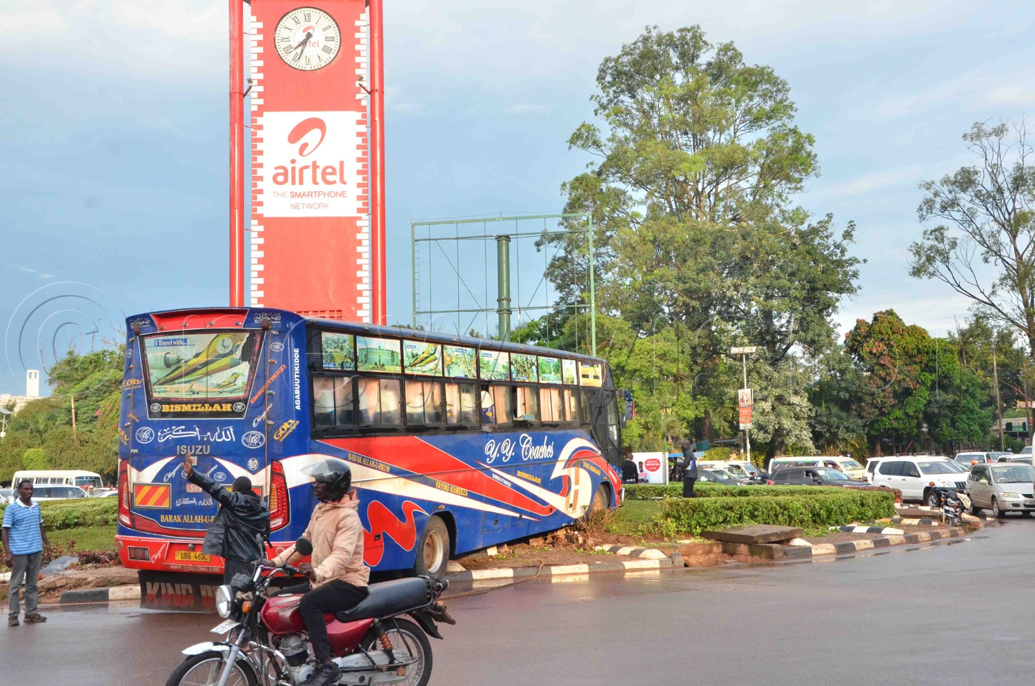 Three injured after YY coach overturns on Jinja Road - New Vision Official