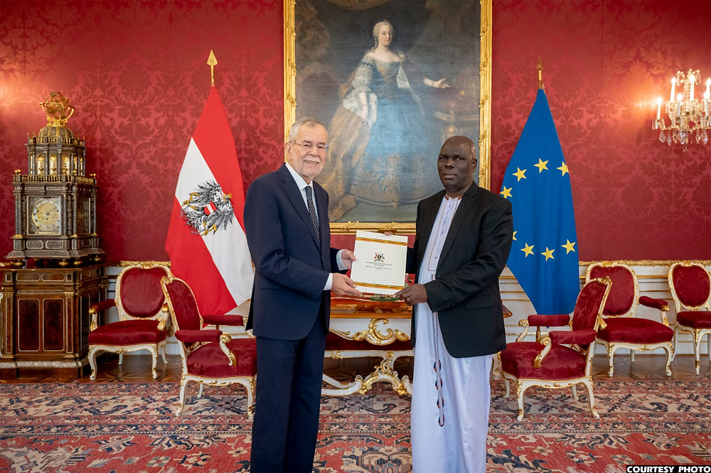 Ambassador Mubiru presents credentials to Austrian President Bellen ...