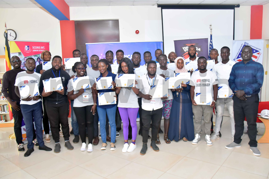 Sports: 35 certified as American football coaches