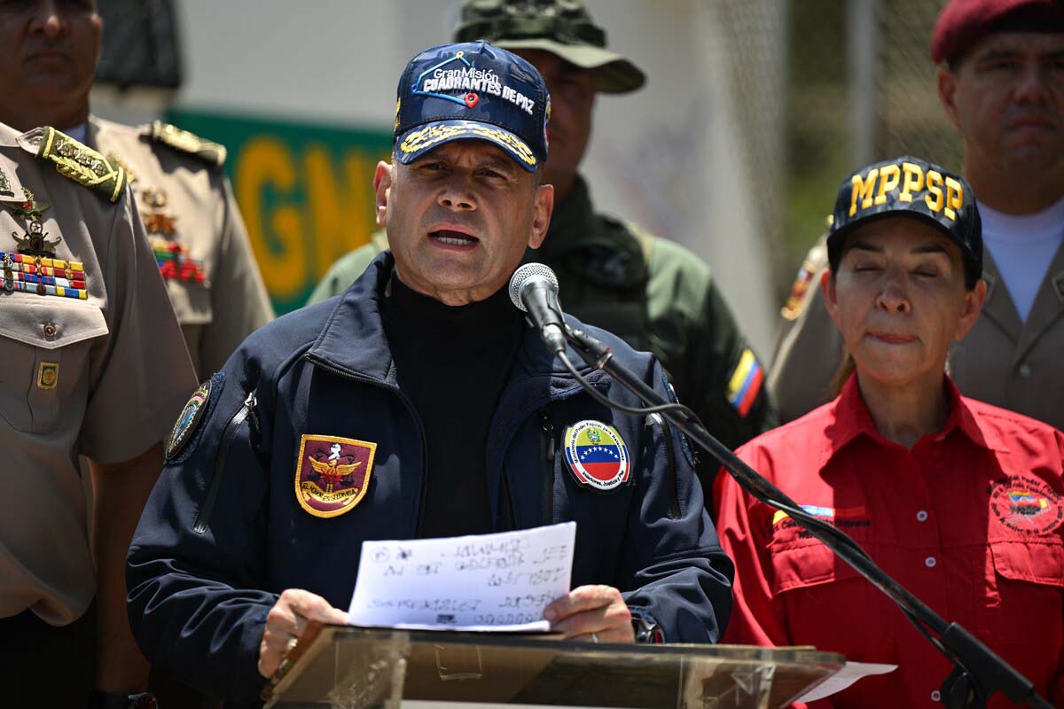 Venezuela takes prison from gang, seizes bitcoin machines, r