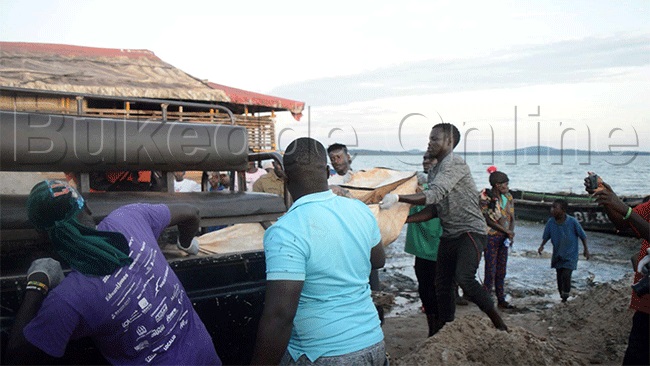 Omusomesa w'e Makerere attiddwa omulambo gwe ne bagusuula mu nnyanja ...