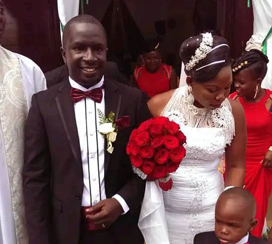 Ab'essomero balagiddwa okusasula mmotoka gye baali baawa omusomesa ng ...