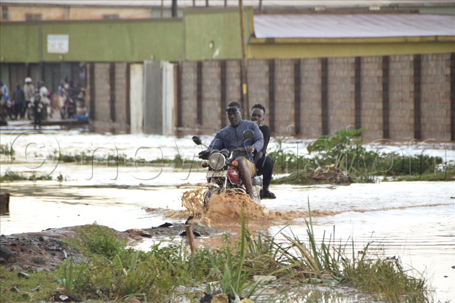 📸 Floods hit Lusanja after downpour - New Vision Official