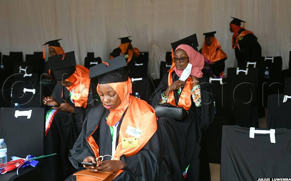 Education: Over 1,200 graduate at IUIU 'scientific' ceremony
