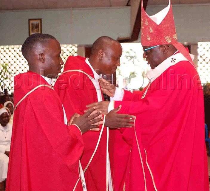 Ssaabasumba awadde babiri Obusaserodooti