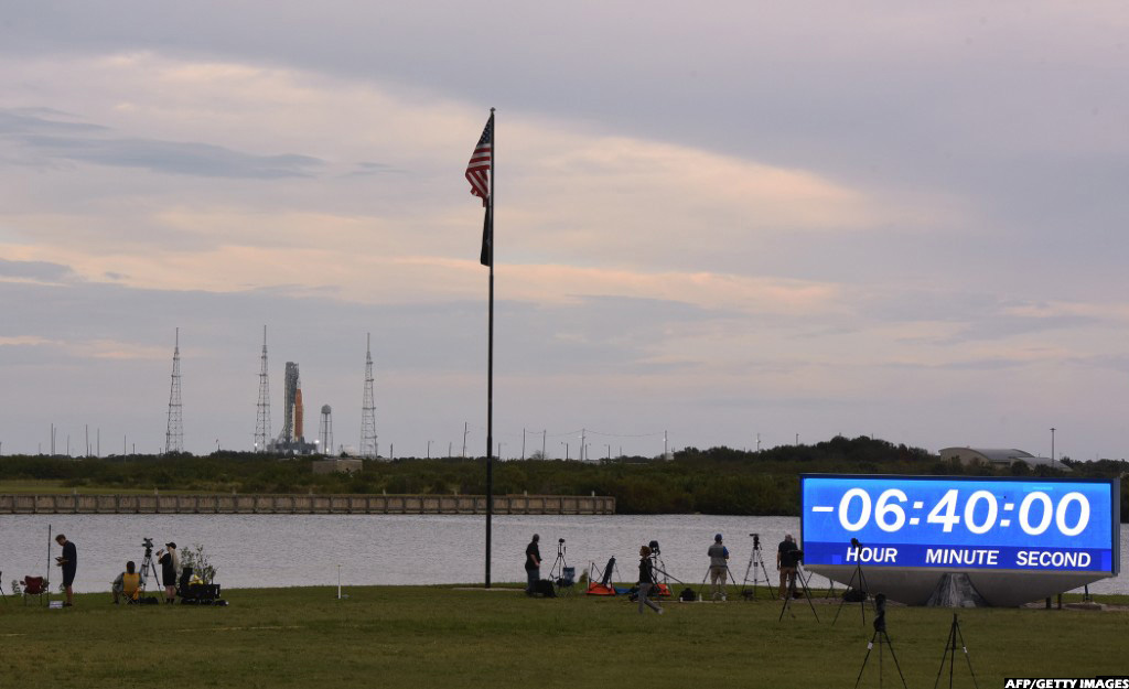 VIDEO & PHOTOS: NASA launches mega Moon rocket - New Vision Official