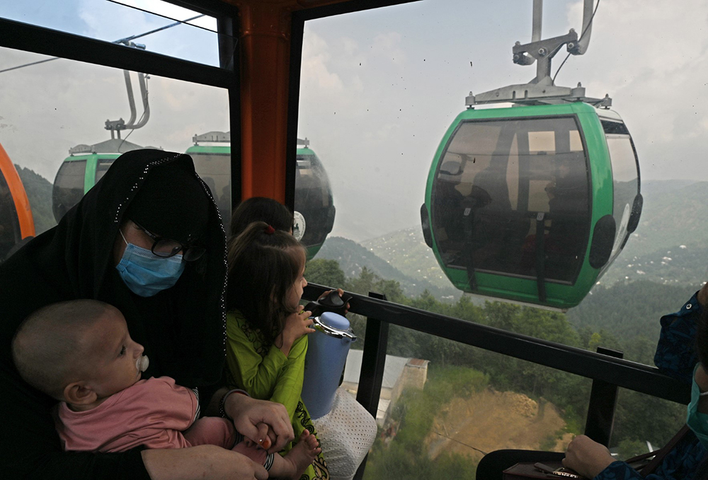 Six children among 8 people trapped in Pakistan cable car