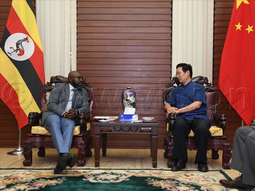 📷 China's envoy Zhang Lizhong hosts Vision Group team - New Vision Official