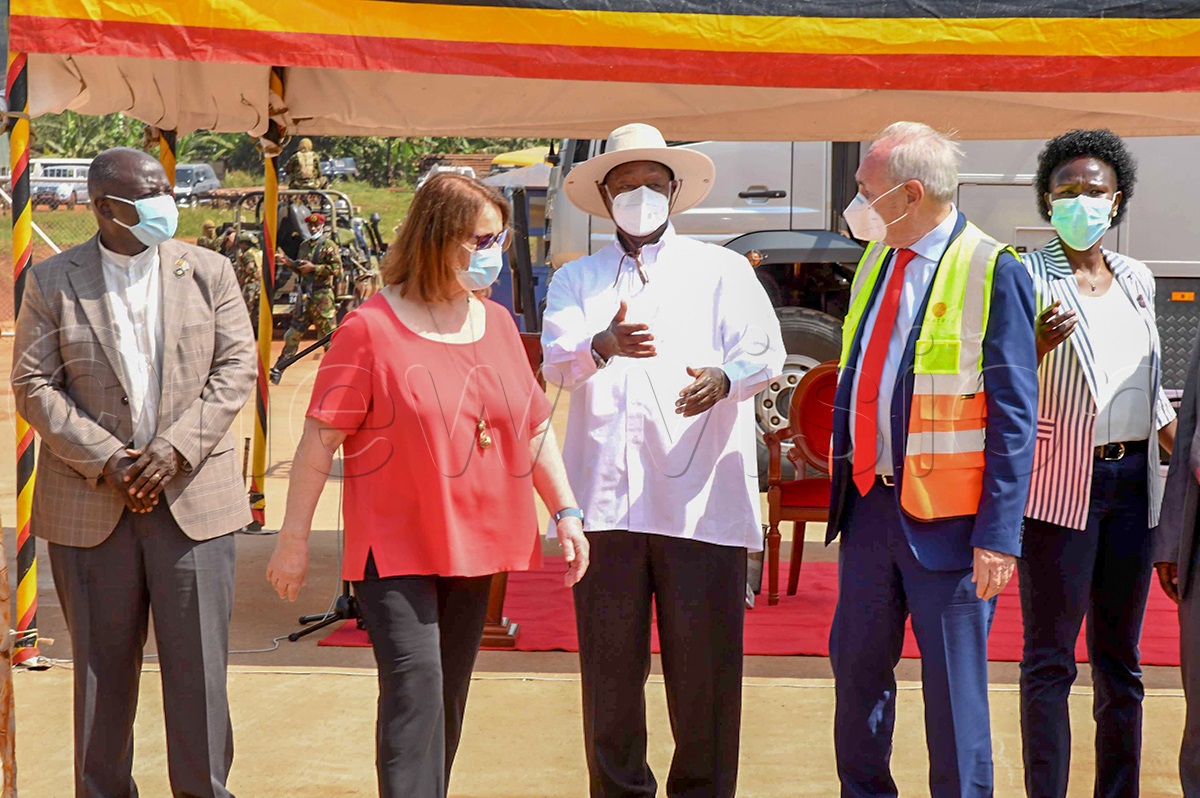 Museveni commissions railway concrete sleeper factory - New Vision Official