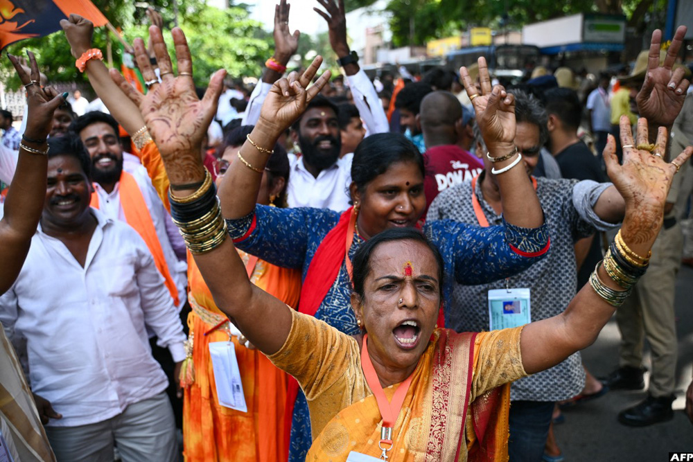 Modi heads for victory in India vote, with reduced majority - New ...