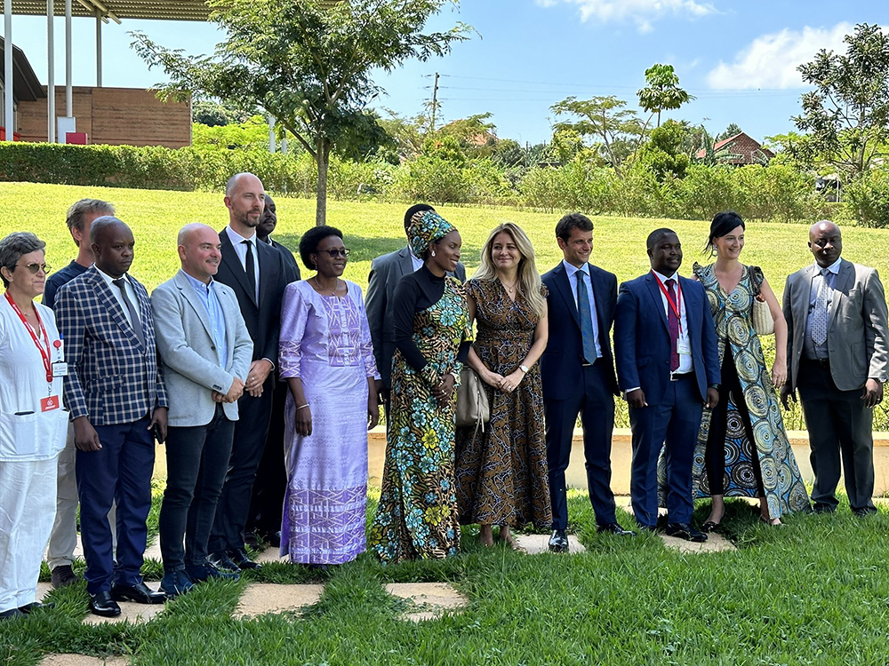 Burundi First Lady visits Entebbe Hospital - New Vision Official