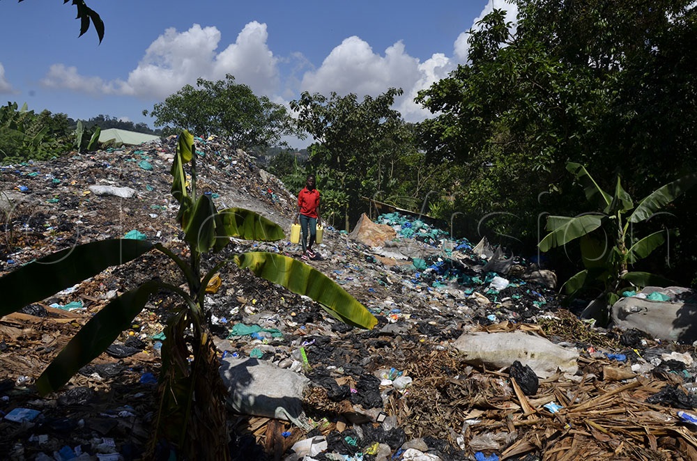 📷 Kansanga, Kabalagala and Bugolobi slums choking on garbage - New ...