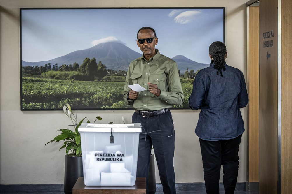 Politics: 📷 Millions cast ballots in Rwanda's election
