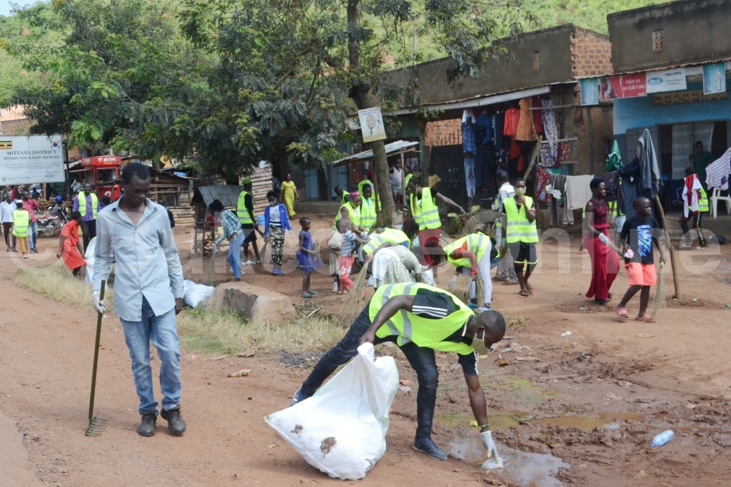 Ab'e Bukomero balabuddwa ku kumansa kasasiro