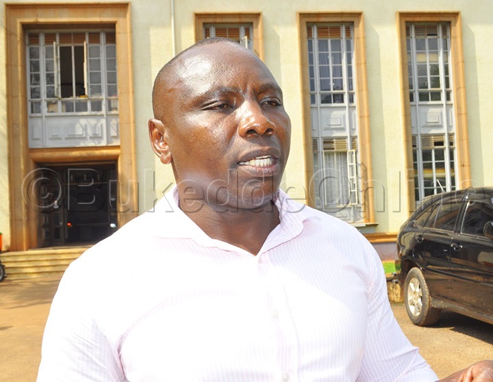 Looya agambibwa okufera obukadde 200 ez'ennyumba, abalala bamusanze ku ...