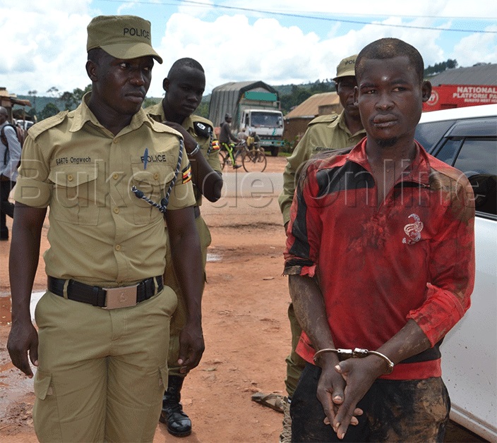 Omusajja alumbye muganzi we gyeyanobera mu muzigo n'amutemaatema n ...