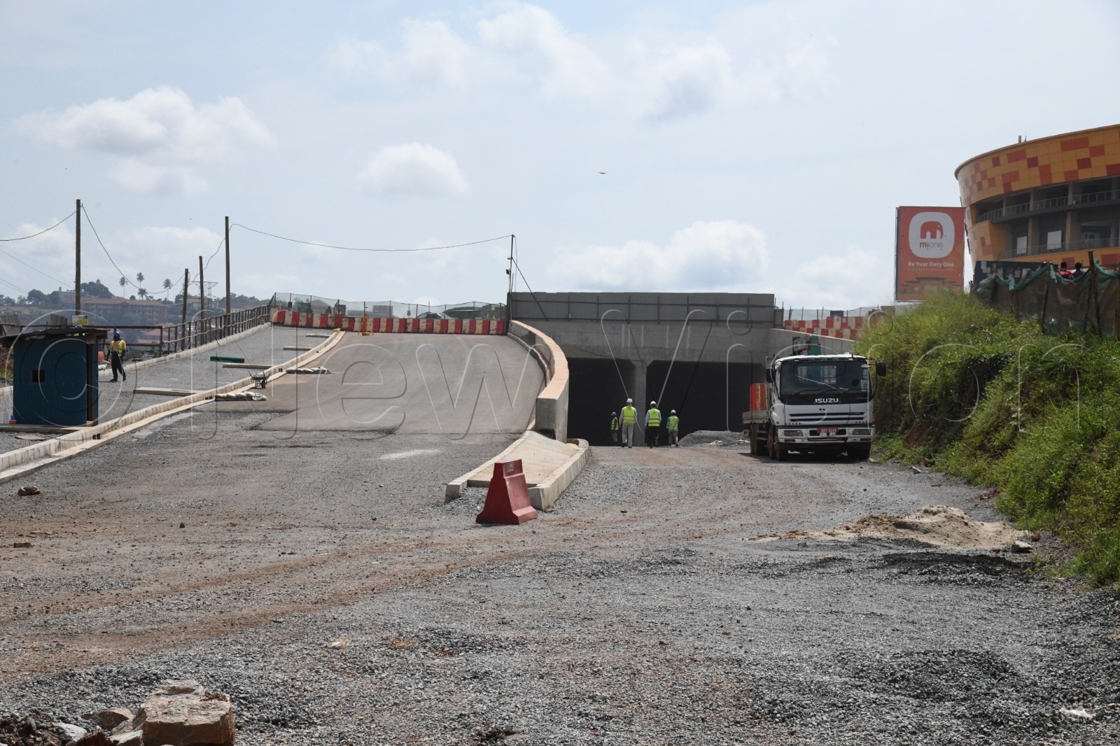 📷:UNRA, JICA inspect Kampala flyover project - New Vision Official