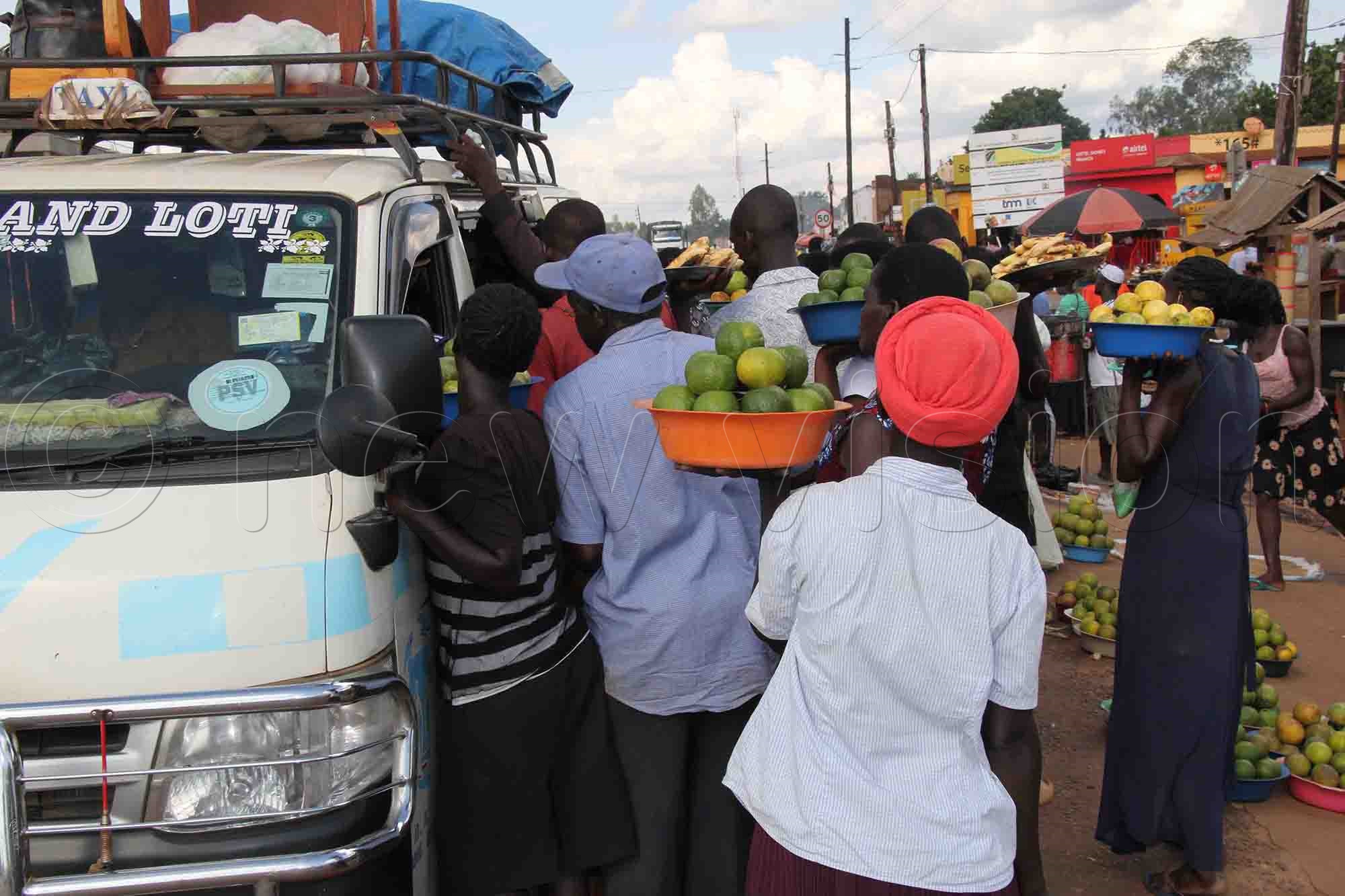 Karuma Bridge closure takes toll on roadside vendors, travellers - New ...