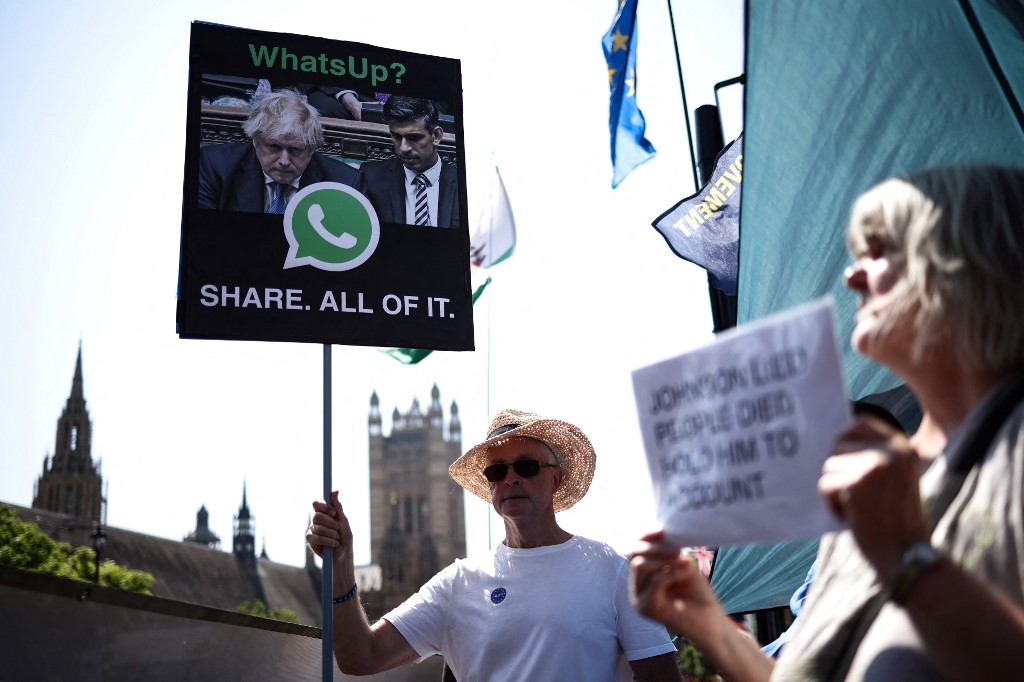 UK's Johnson in new trouble over Daily Mail column