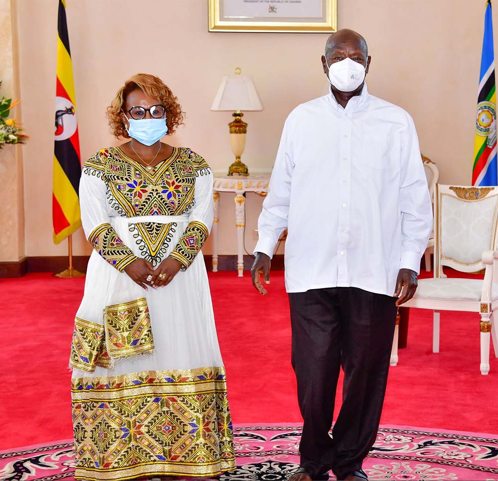 Purezidenti ayakiire ebihandiiko byaba ambassada 9 abasya aba Uganda ...