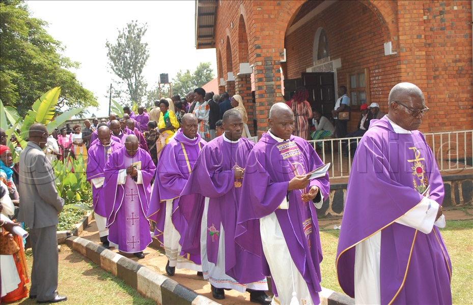 Omulangira Faaza Yozefu Mukasa Balikuddembe aziikiddwa mu kitiibwa ...
