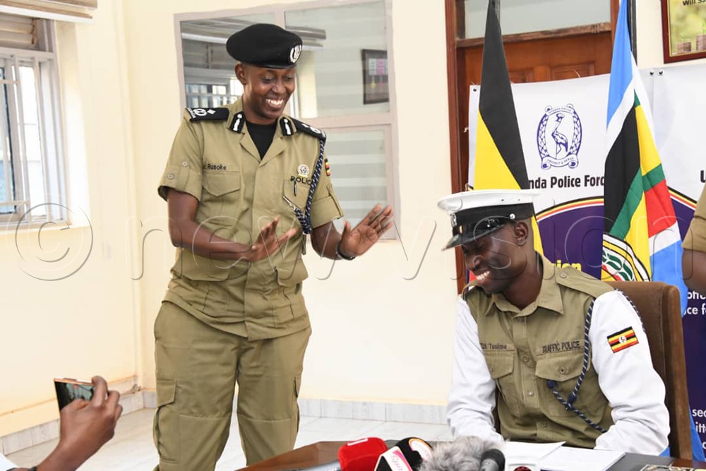 Joining Police dream come true — Viral video clip traffic officer - New ...