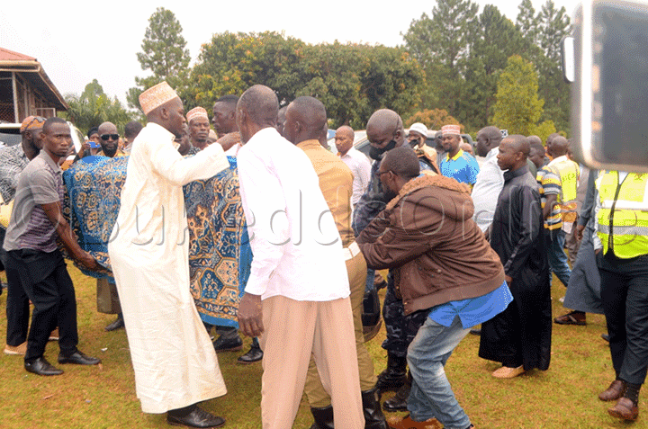 Batenderezza Nsamba owa Bukedde olw'obumu n’omutima ogwagaliza - New ...