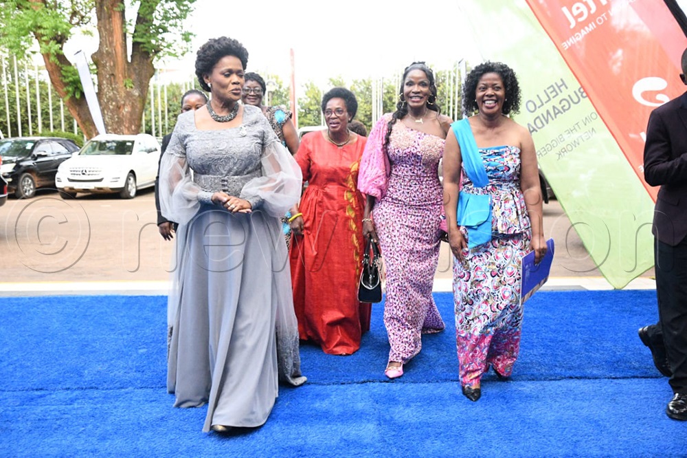 📸 In pictures: The Queen's Ball and fundraising dinner towards mental ...