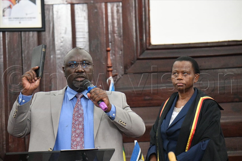 Buzeki, Kigenyi take reins of power at City Hall - New Vision Official