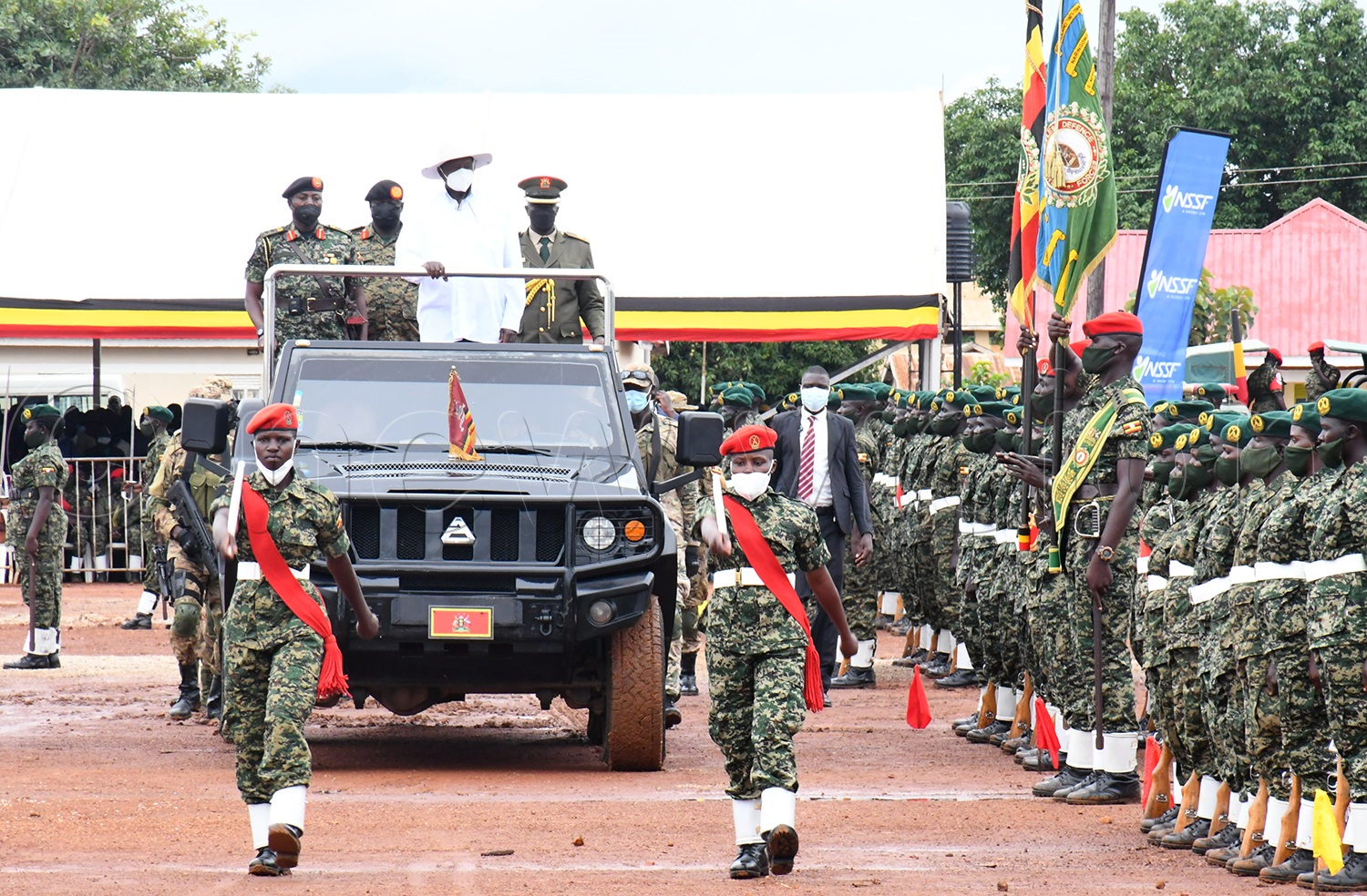 📷 64 receive medals as Uganda celebrates Labour Day