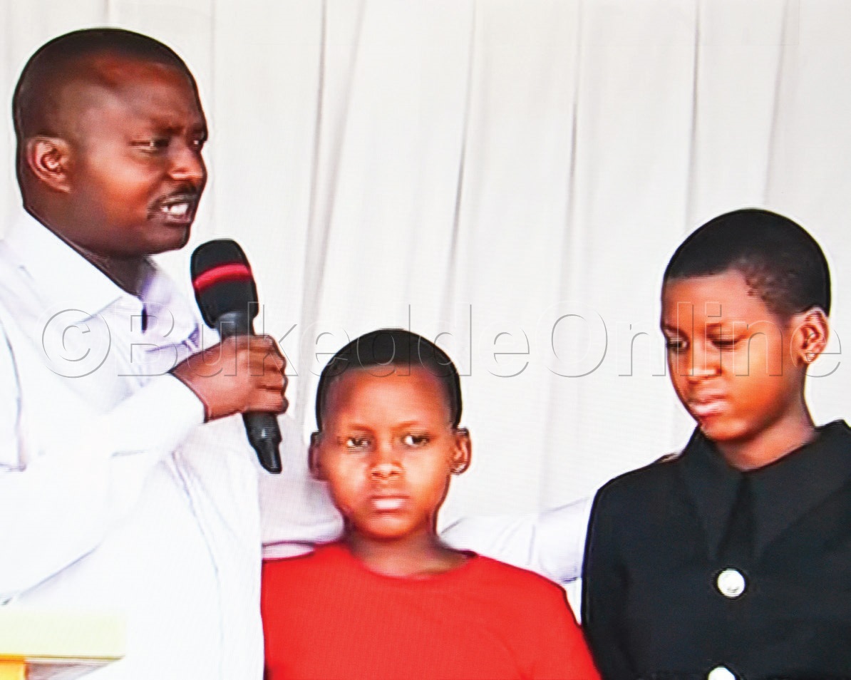 Bugingo aliisizza abagoberezi be ekigambo kya Mukama okumala essaawa 2 ...