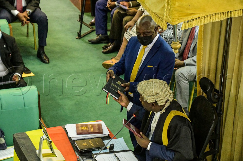 📸 Busongora South MP Mujungu sworn-in - New Vision Official