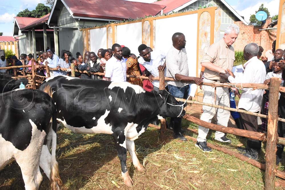Mityana church trains, donates to Kassanda farmers - New Vision Official