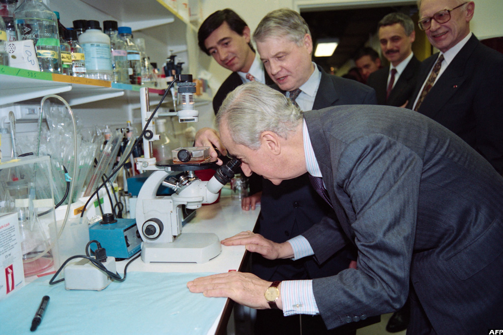 AIDS co-discoverer Luc Montagnier dies at 89 - New Vision Official