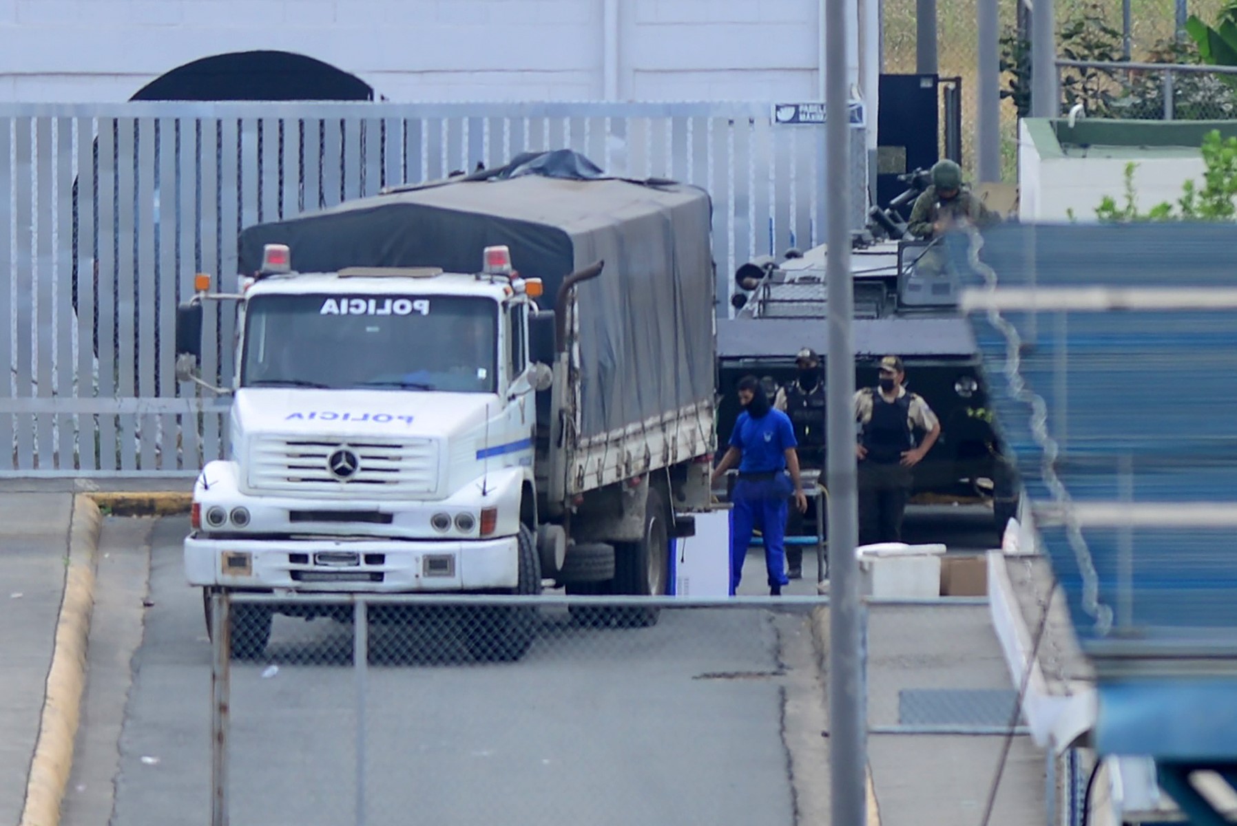 Gang boss who threatened slain Ecuador candidate transferred