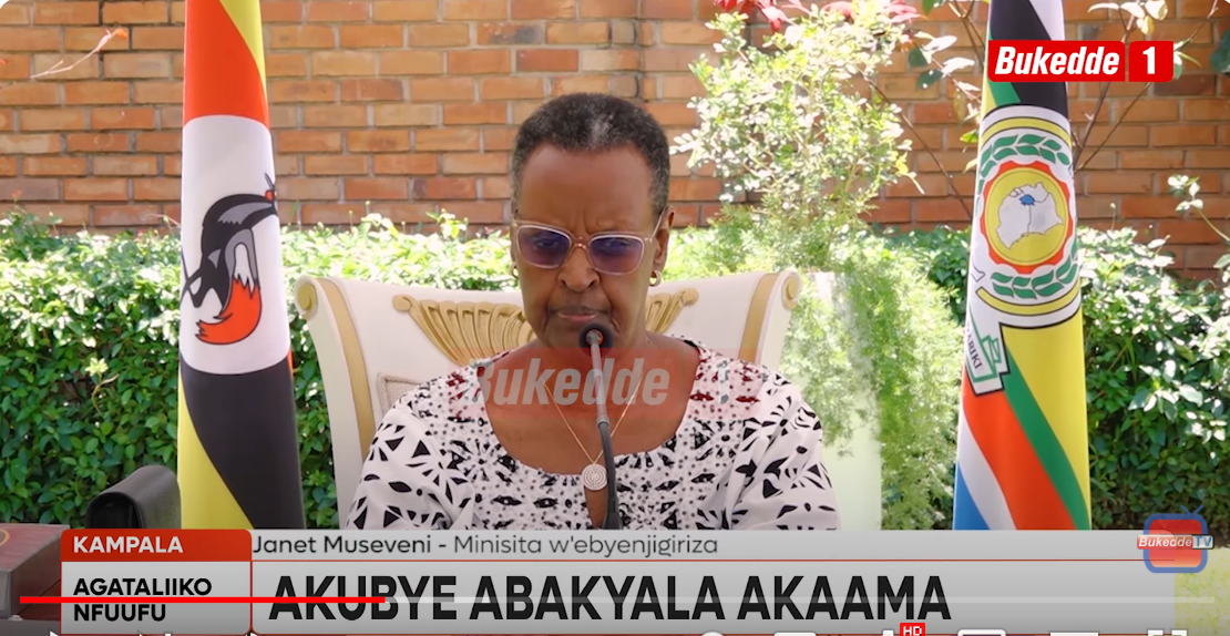 Agataliikonfuufu MAAMA JANET MUSEVENI KUBYE ABAKYALA AKAAMA ...
