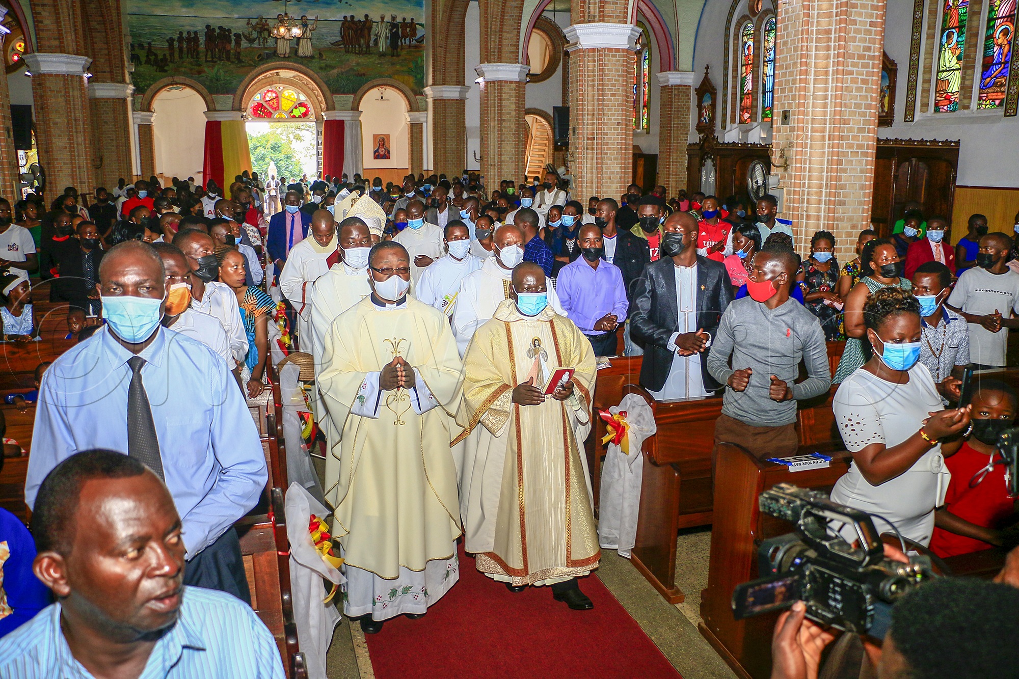 News: In pictures: Ugandans celebrate Easter