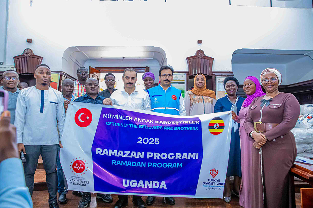 Fasting KCCA staff, needy Muslims receive Iftar packages - New Vision ...