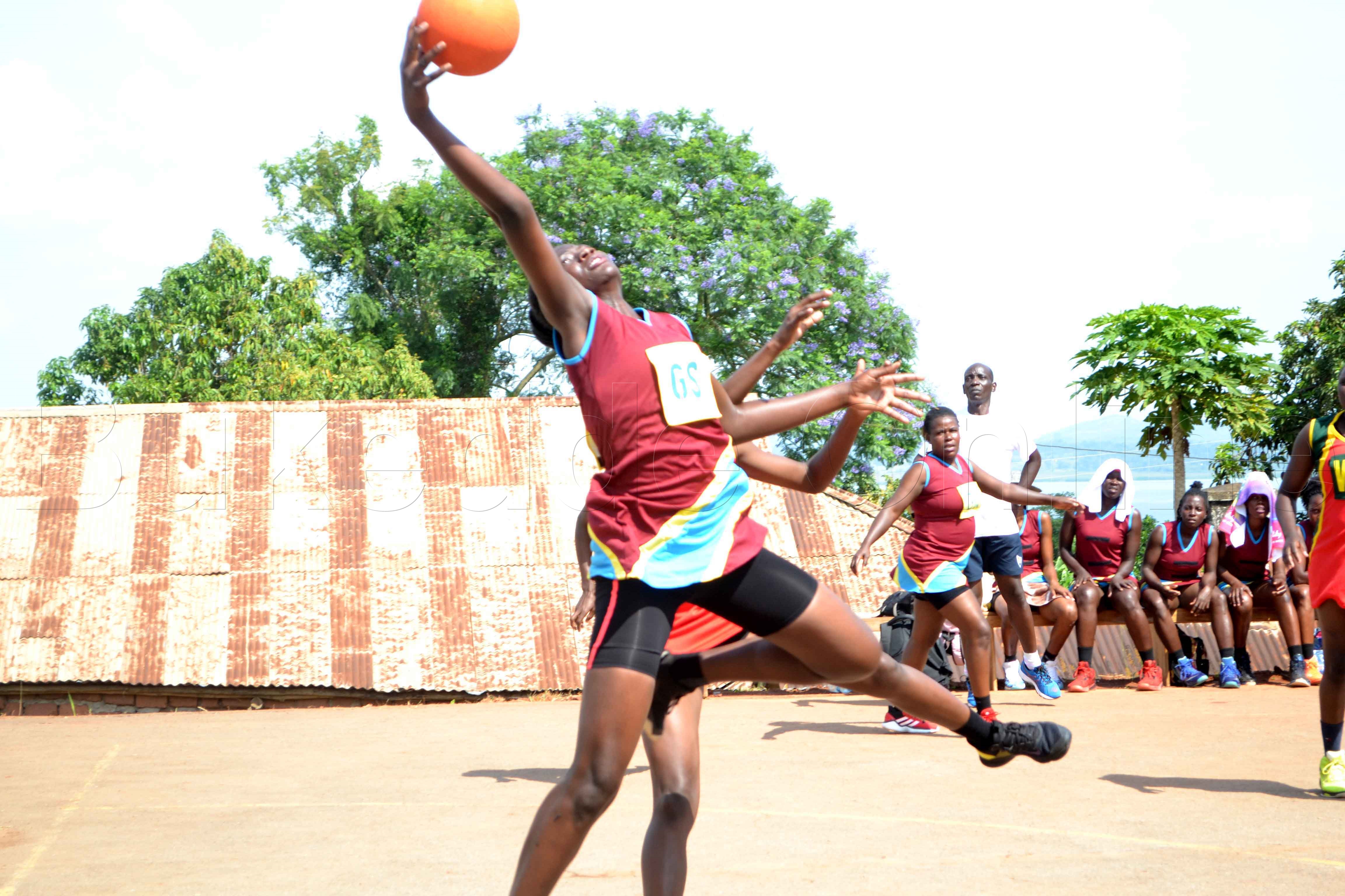 Ab'okubaka beeswanta kusuuza Asiina Kabendera ekirabo ky’omuteebi wa ...
