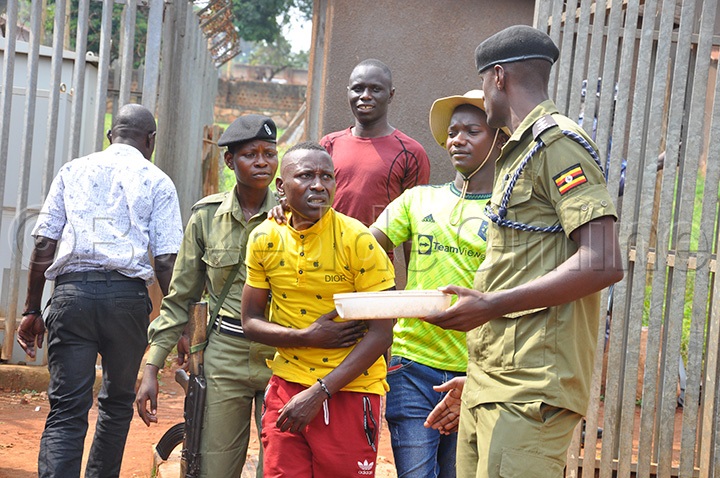 Agambibwa okutunda enjaga n'okutigomya Nateete okumala ebban