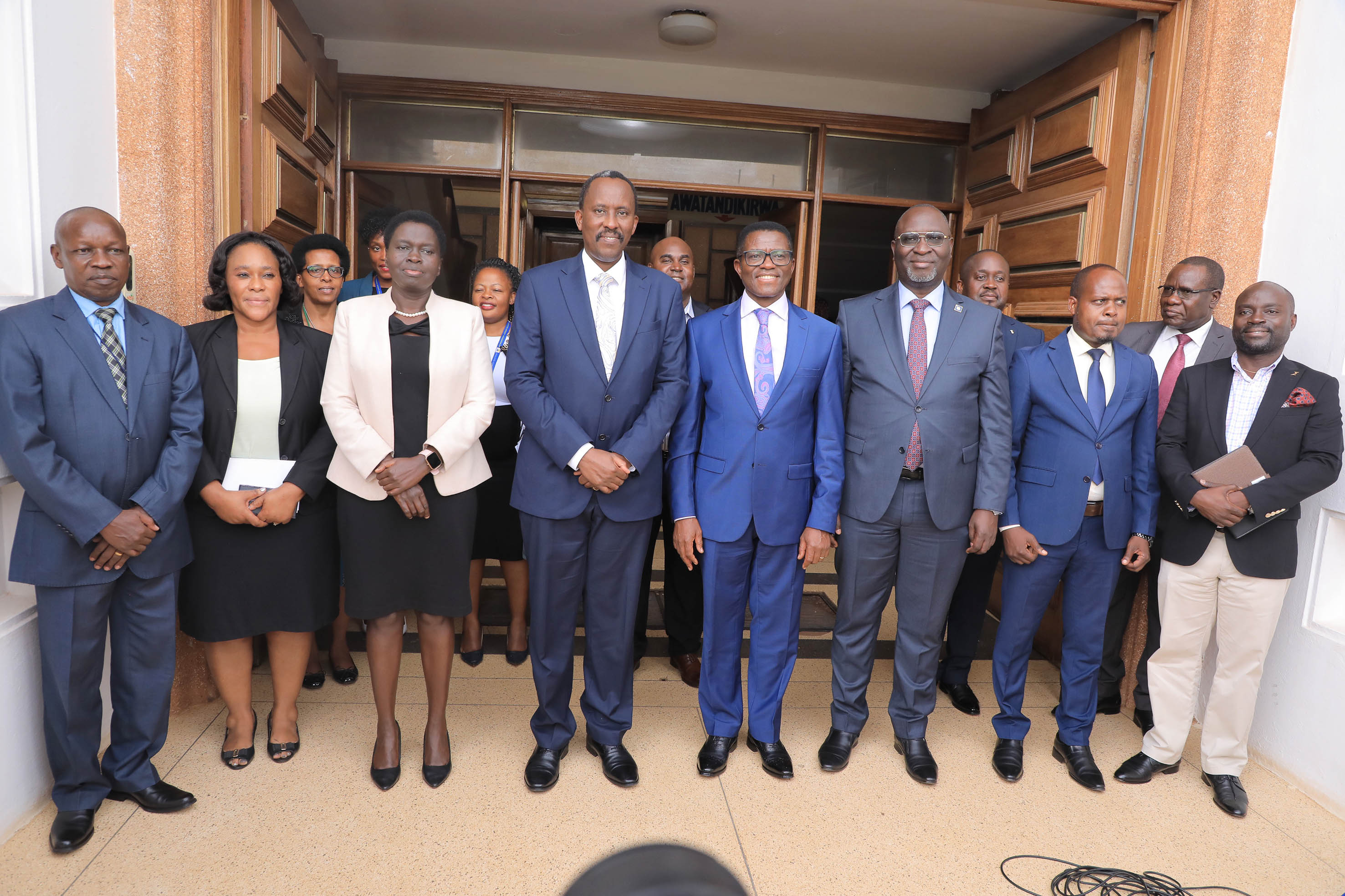 URA etutte oluwalo lwa bukadde 5 e Mmengo - Bukedde Online - Amawulire