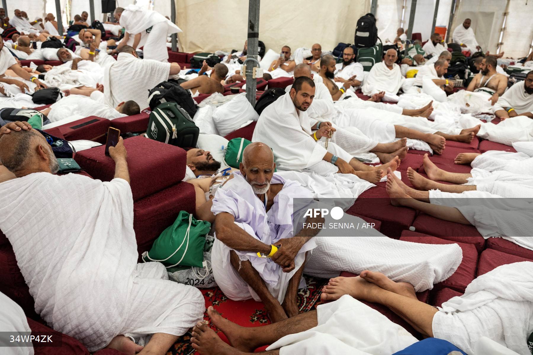 Million-plus begin hajj pilgrimage under shadow of Gaza war - New ...