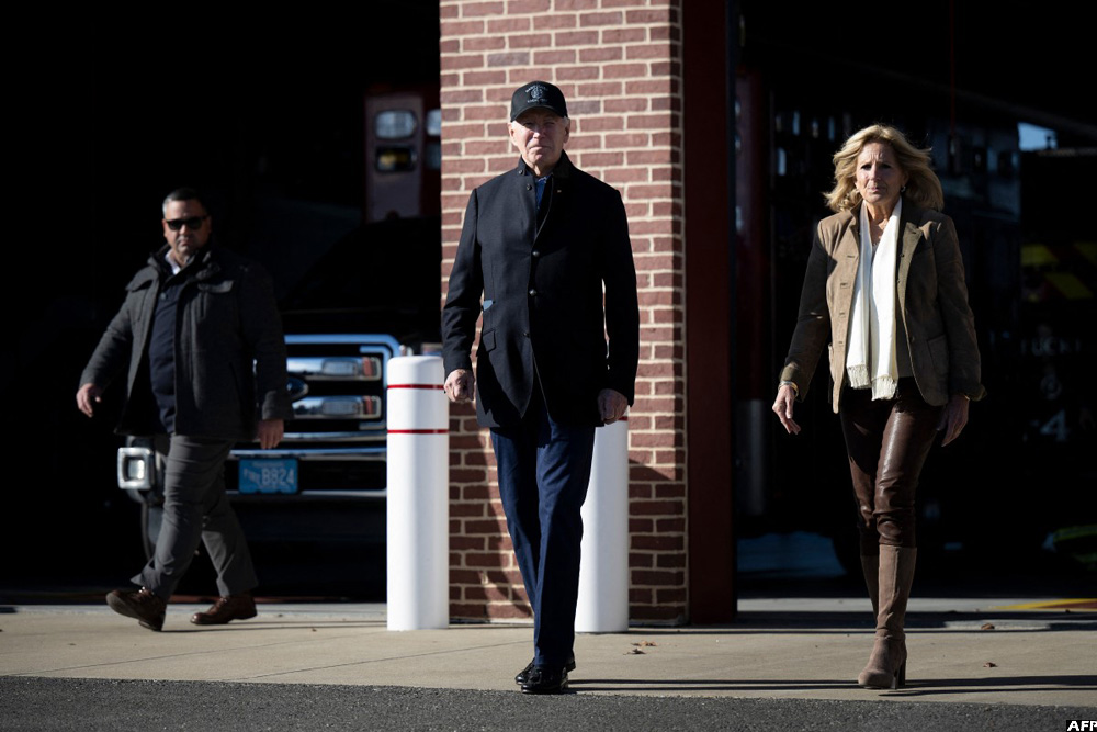 US President Biden takes a dip on Thanksgiving break