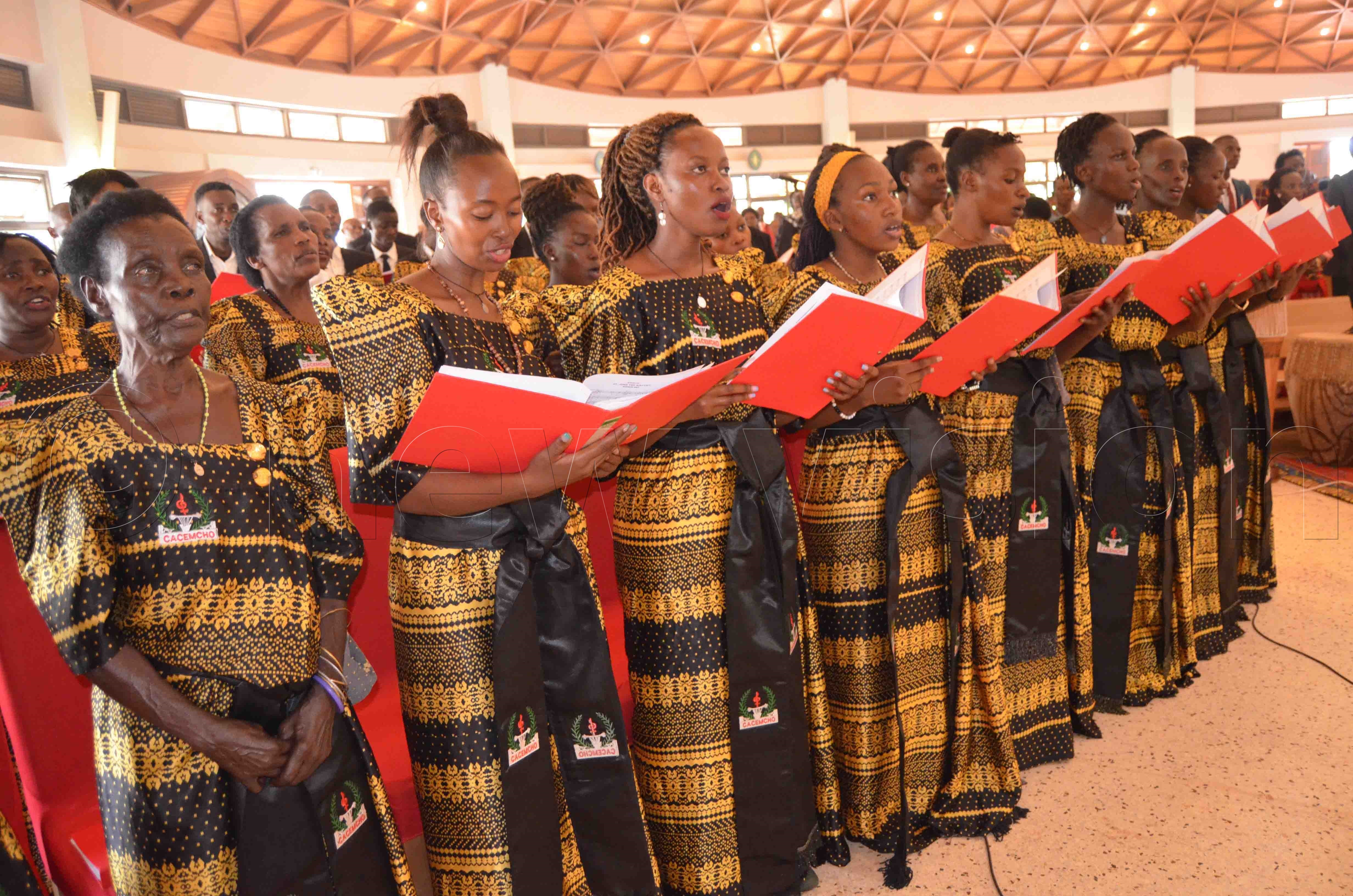 📷: Pope Francis honours smagok headteacher Ddamulira - New Vision Official