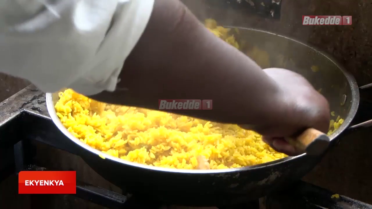 Okufumba - Okufumba pilawo w'enkoko ekyetaagisa ennyo nko
