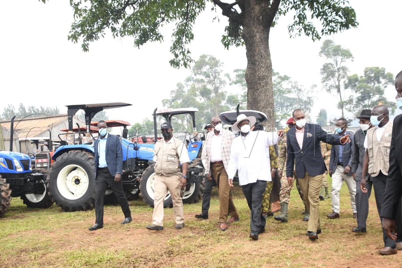 IN PICTURES: President launches the second consignment of agriculture ...