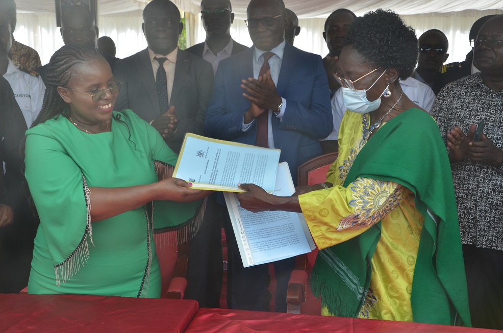 Uganda, Kenya agree on new border posts to decongest Busia - Bukedde ...