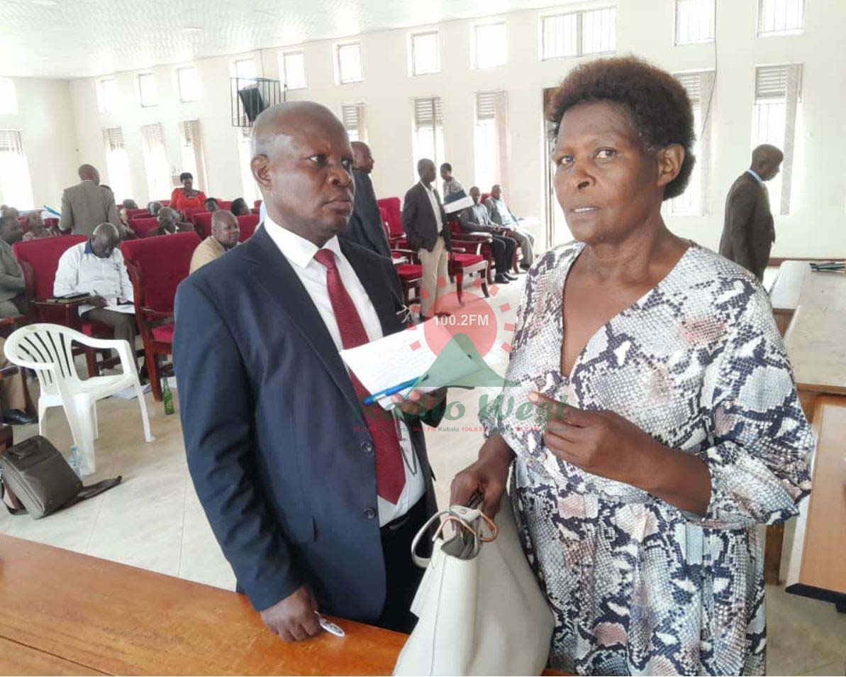 Abashomesa okunywa amaarwa kureeteire abeegi kukora kubi –Sheema. - New ...