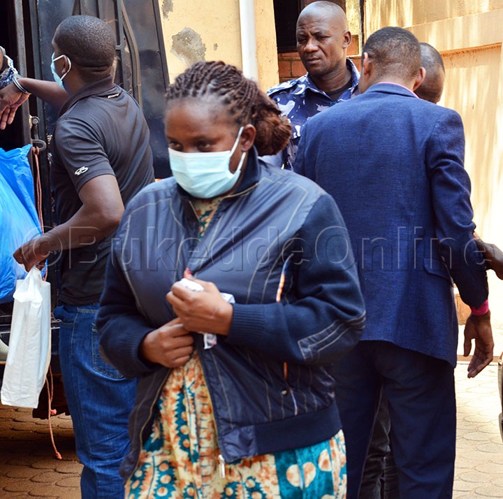 Abakozi ba Equity Bank 5 basimbiddwa mu kkooti ku by'okufera obuwumbi ...