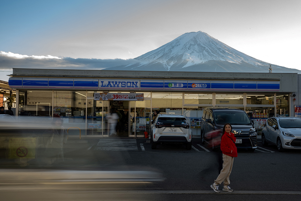 Japan town to block Mount Fuji view from troublesome tourist